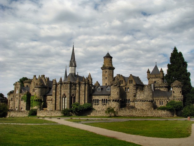 20 of the Most Insane Castles From Around the World