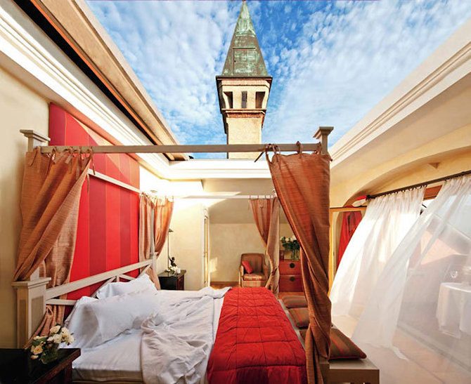 Amazing Hotel Room in Italy Has a Retractable Roof