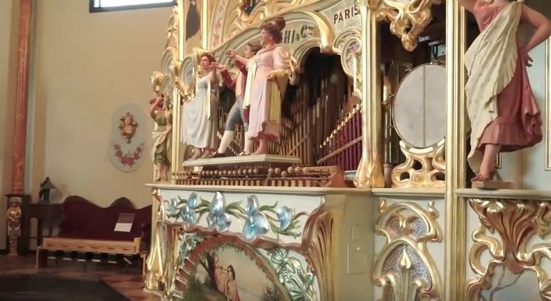 Watch Bohemian Rhapsody Being Played by a 110 Year-Old Organ