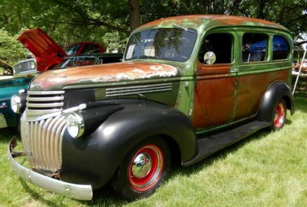 The Most Iconic Cars from 1945 to 1995 - Worthly