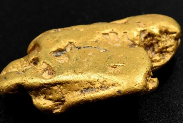 15 Largest Gold Nuggets Ever Found - Worthly