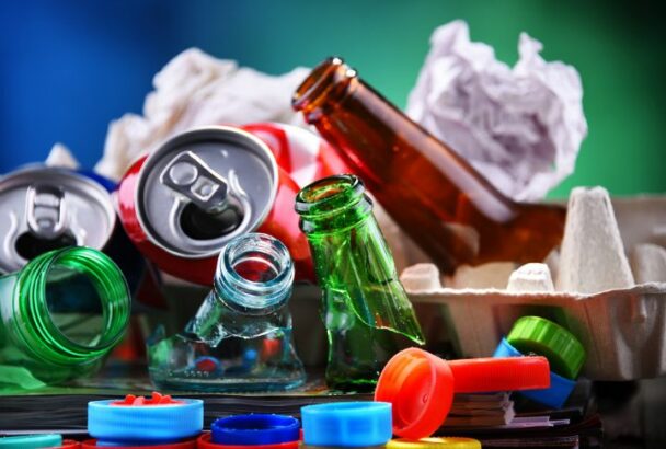 This Is How Long It Takes For These 15 Everyday Items To Decompose ...