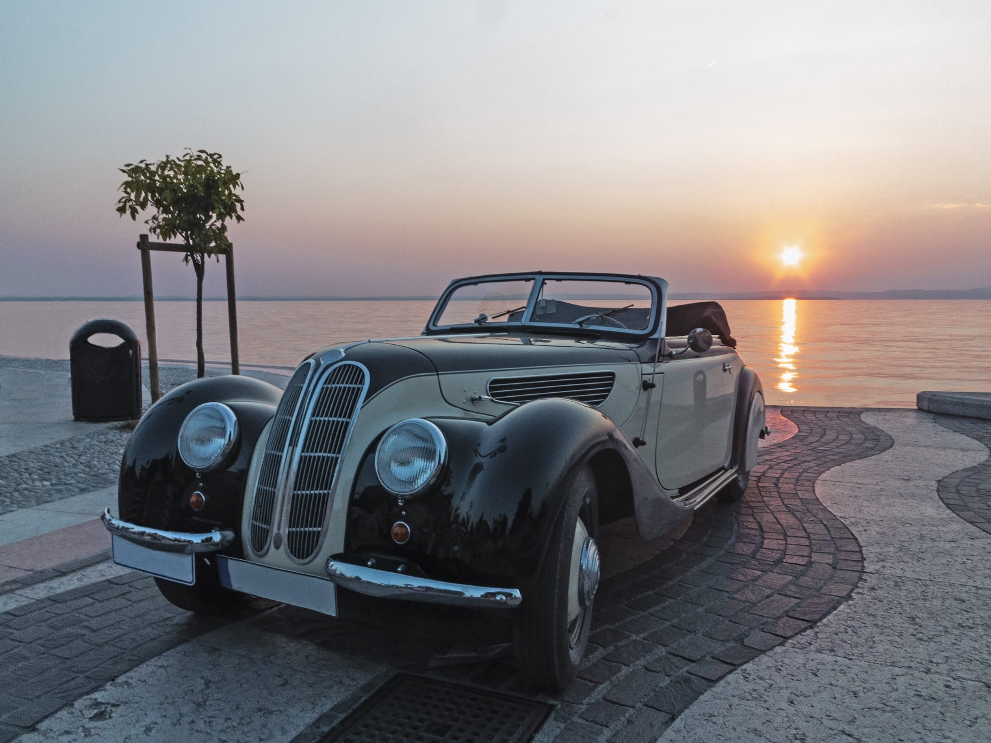15 Classic Cars Revered for Their Rotary Engine Power - Worthly