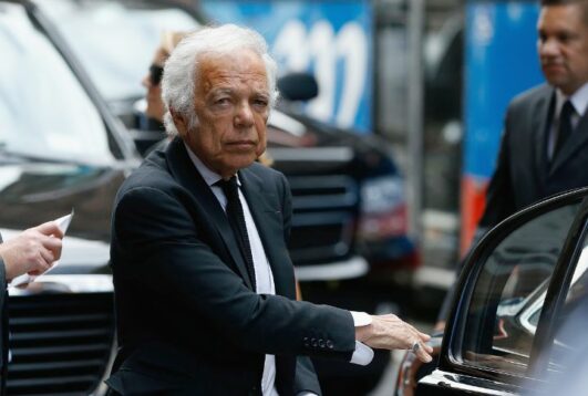 15 Celebrities Who Drive Iconic Vintage Cars - Worthly