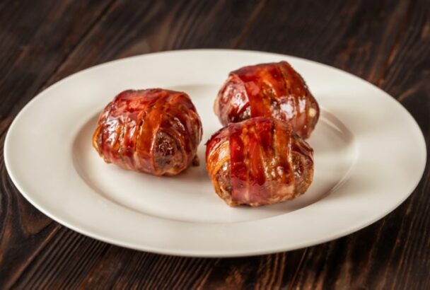 15 Foods and Drinks That Elvis Presley Loved - Worthly