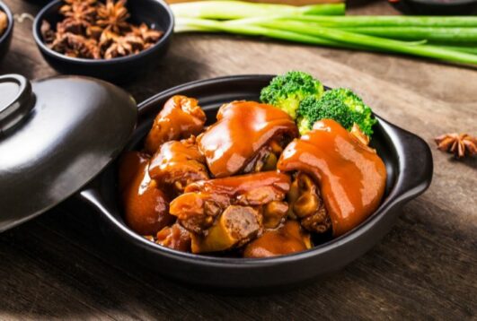 15 Foods and Drinks That Elvis Presley Loved - Worthly