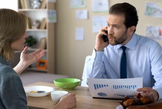 15 Rude Behaviors You Should Avoid - Worthly