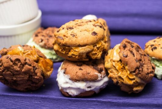 15 Foods and Drinks That Elvis Presley Loved - Worthly