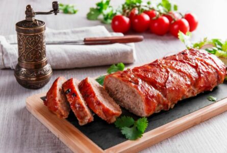 15 Foods and Drinks That Elvis Presley Loved - Worthly