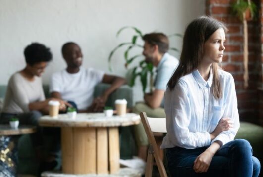 15 Rude Behaviors You Should Avoid - Worthly