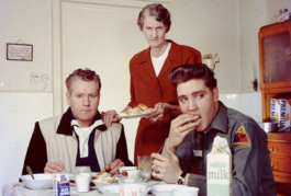 15 Foods and Drinks That Elvis Presley Loved - Worthly