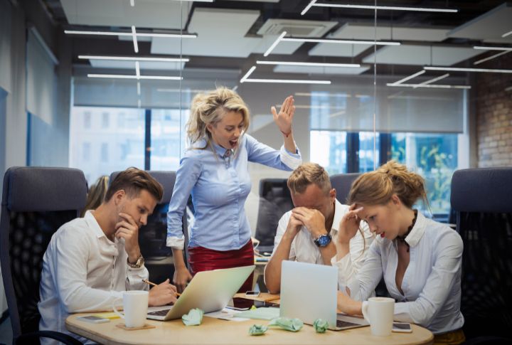 15 Behaviors Society Labels as Low-Class - Worthly