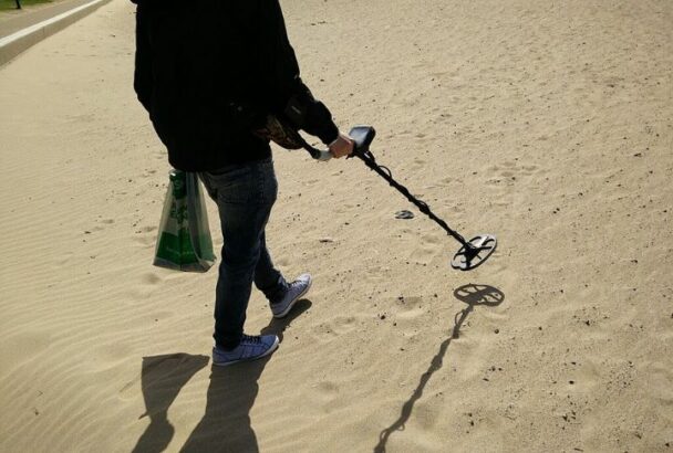 15 Craziest and Most Valuable Treasures Found By Metal Detectors - Worthly