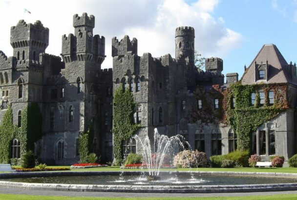 15 Dreamy Castles That Promise an Unforgettable Vacation Experience ...
