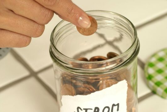 10 Simple Ways to Make Your Spare Change Work - Worthly