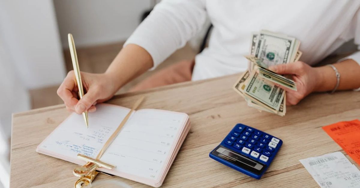 20 Smart Spending Habits You Can Start Today - Worthly