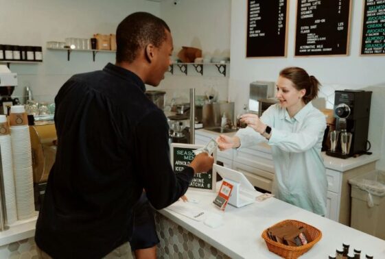 20 Service Encounters Where You Can Skip The Tip - Worthly