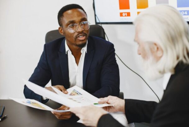 10 Tips For Professionally Discussing Problems With Your Manager - Worthly