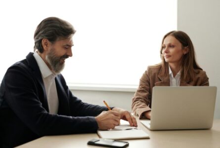 10 Tips For Professionally Discussing Problems With Your Manager - Worthly