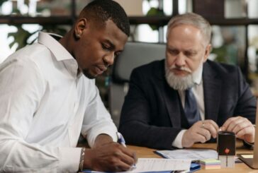 10 Tips For Professionally Discussing Problems With Your Manager - Worthly