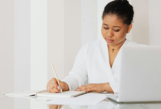 10 Tips For Professionally Discussing Problems With Your Manager - Worthly