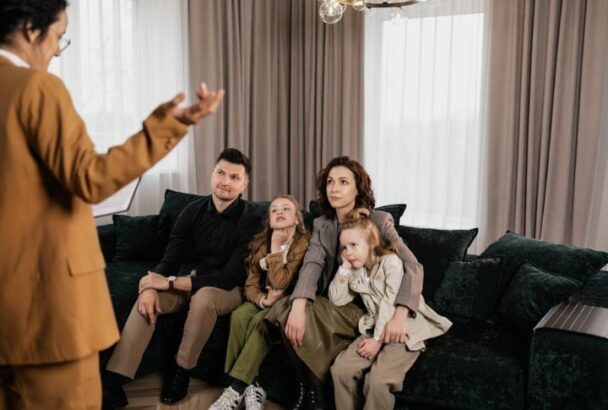 Wealthy Parents Teach These 20 Lessons To Their Kids - Worthly