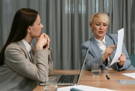 10 Tips For Professionally Discussing Problems With Your Manager - Worthly