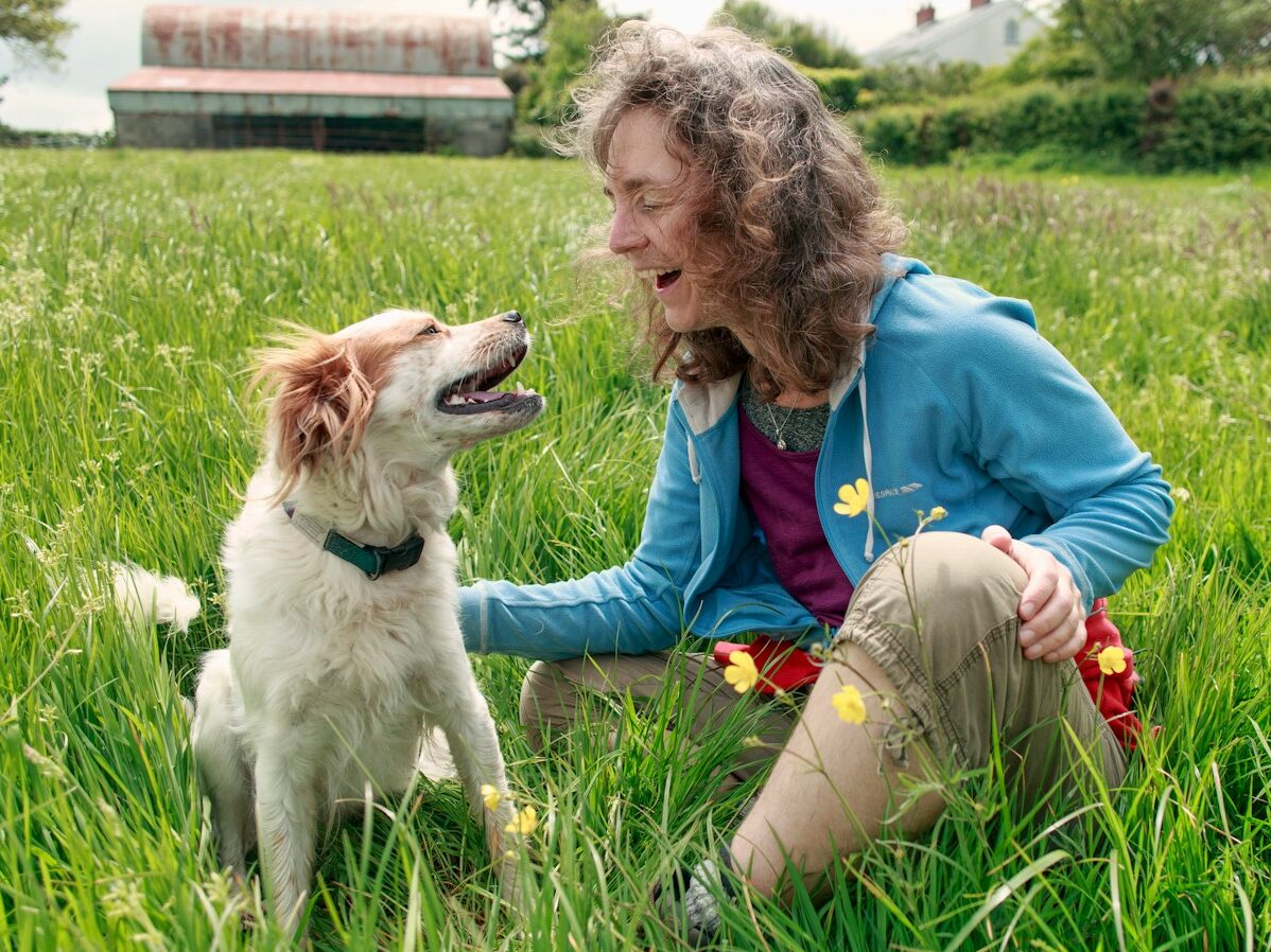 15 Things Dogs Do That Break Our Hearts in the Best Way - Worthly